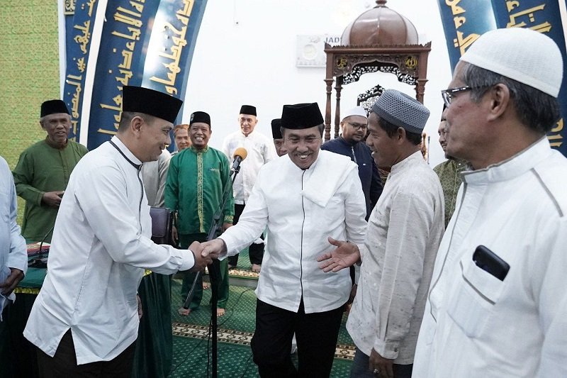 Gubernur Riau Syamsuar Mengaku Bangga Melihat Anak Muda di Tenayan ...